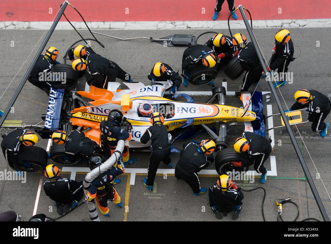 F1 pitstop fuel hi-res stock photography and images - Alamy