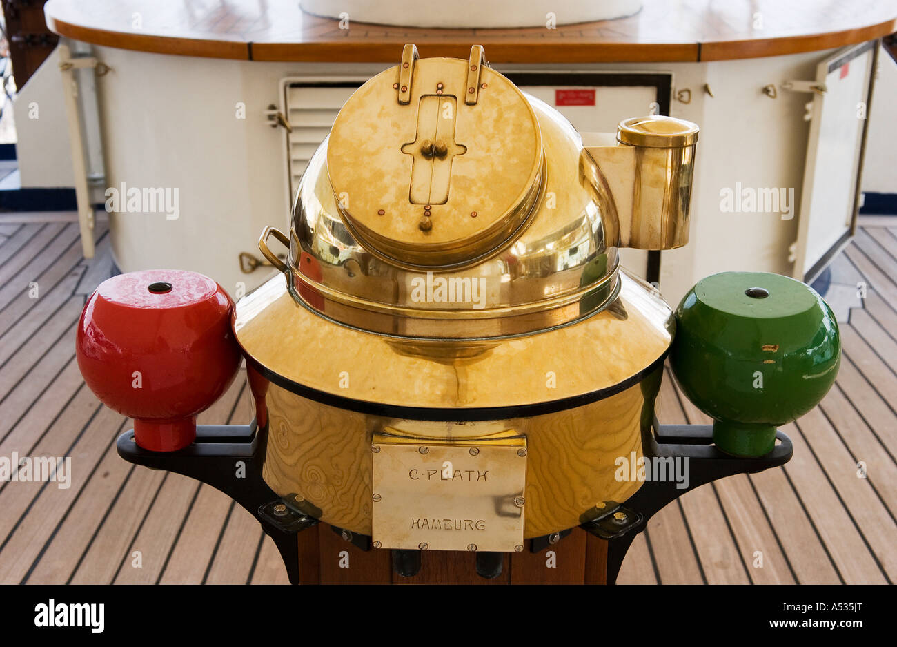 Maritime compass hi-res stock photography and images - Alamy