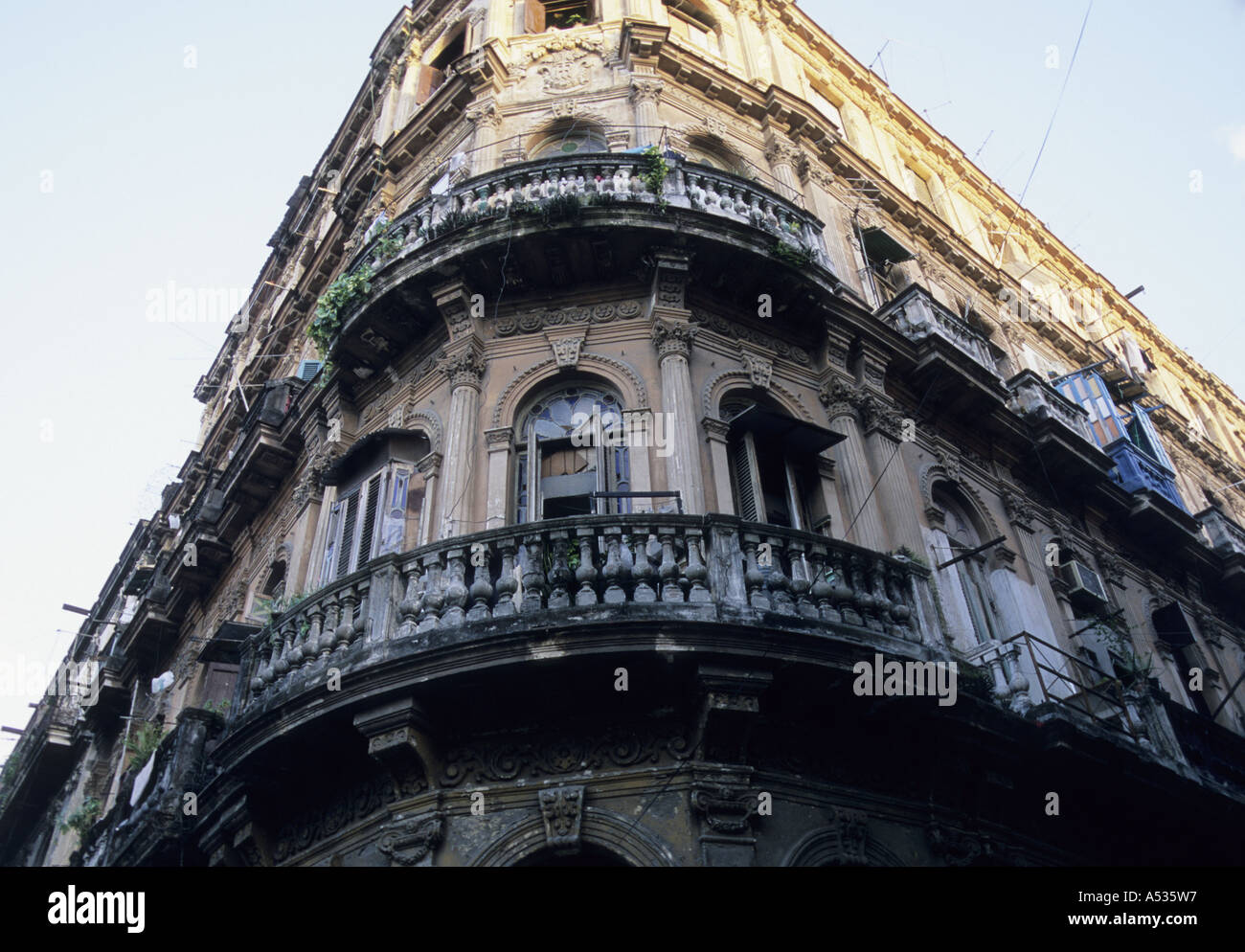 Old Havana, Cuba. Classic old corner building Stock Photo - Alamy