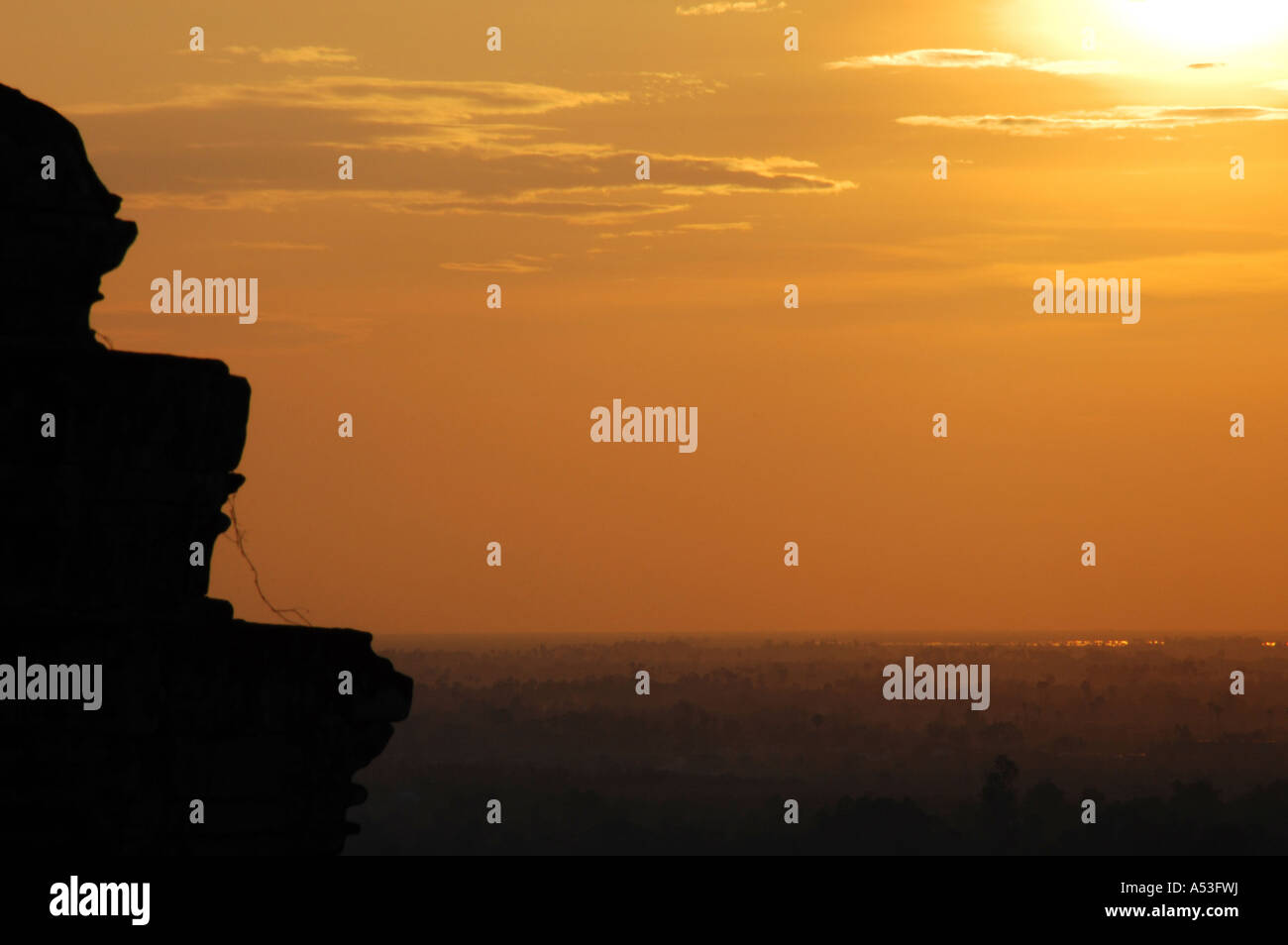 Phnom bakheng hindu buddhist hi-res stock photography and images - Alamy