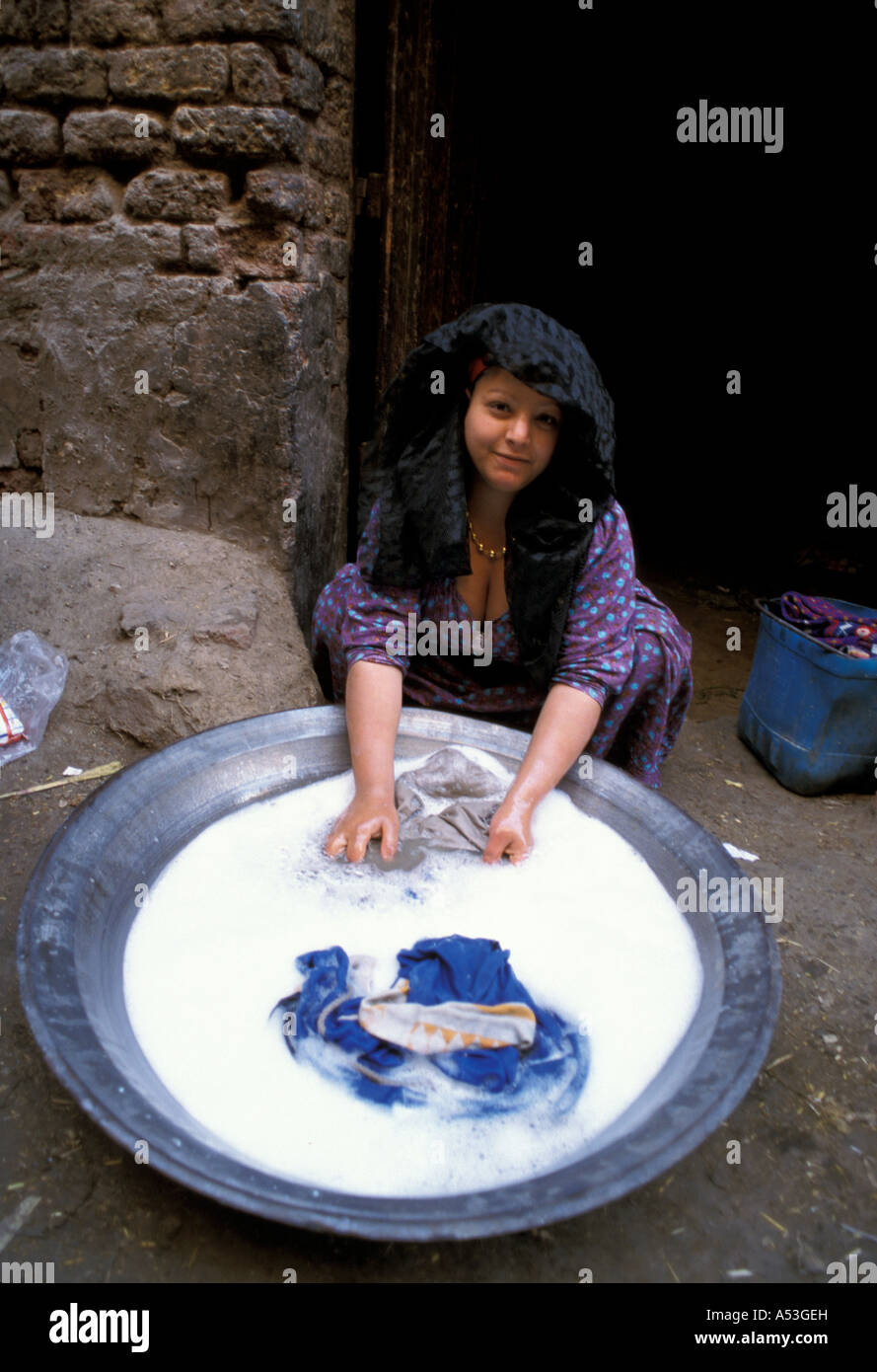 Egypt washing clothes hi-res stock photography and images - Alamy