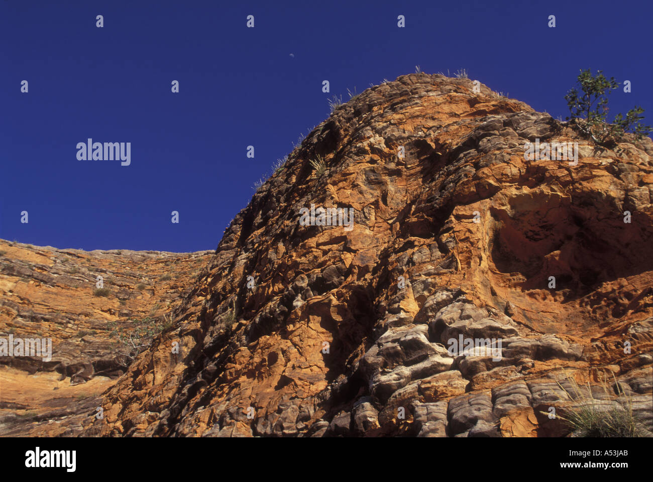 Beehive domes hi-res stock photography and images - Alamy