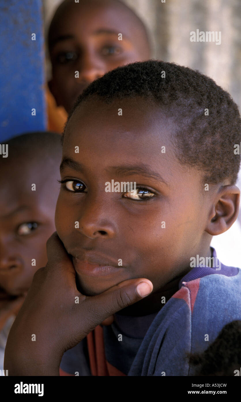 Painet ha0908 6213 kenya kibera slum kids nairobi country developing ...