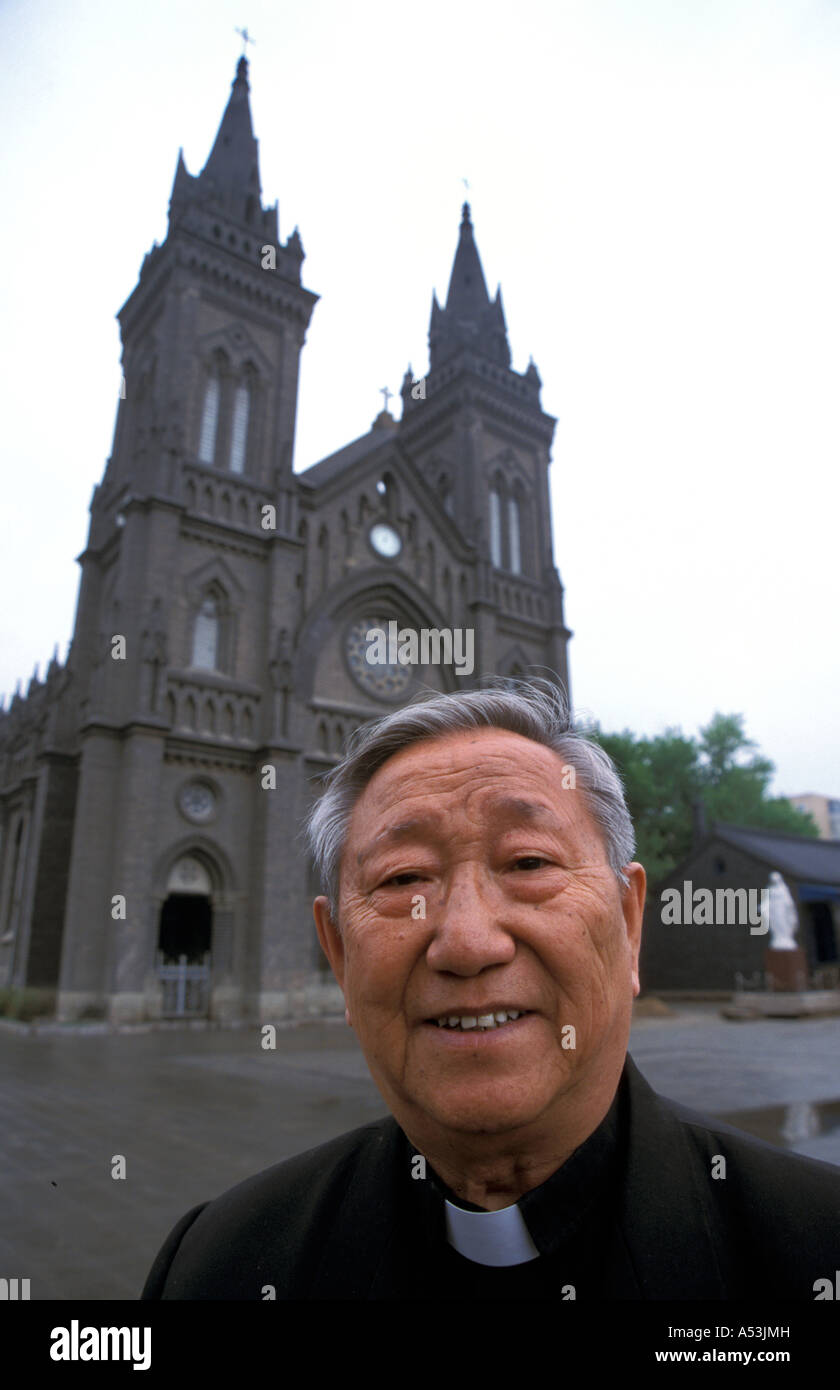 Catholic bishop china hi-res stock photography and images - Alamy