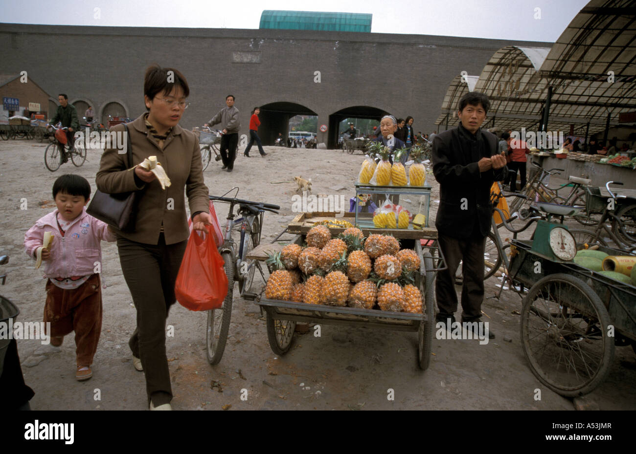 Painet ha1096 7382 china street scene xiang country developing nation ...