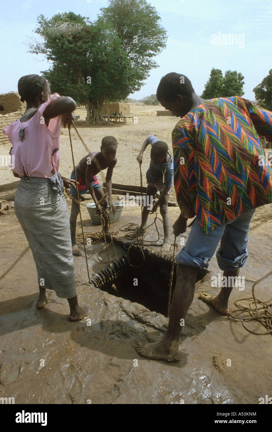 Painet ha1561 3136 mali drawing water well kolokani country developing ...