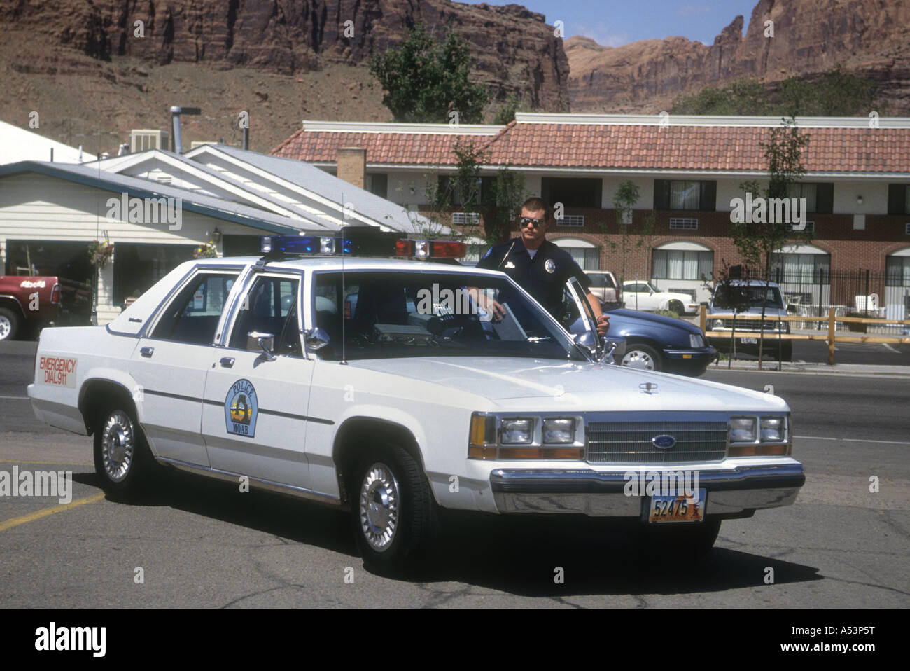 Usa policeman hi-res stock photography and images - Alamy