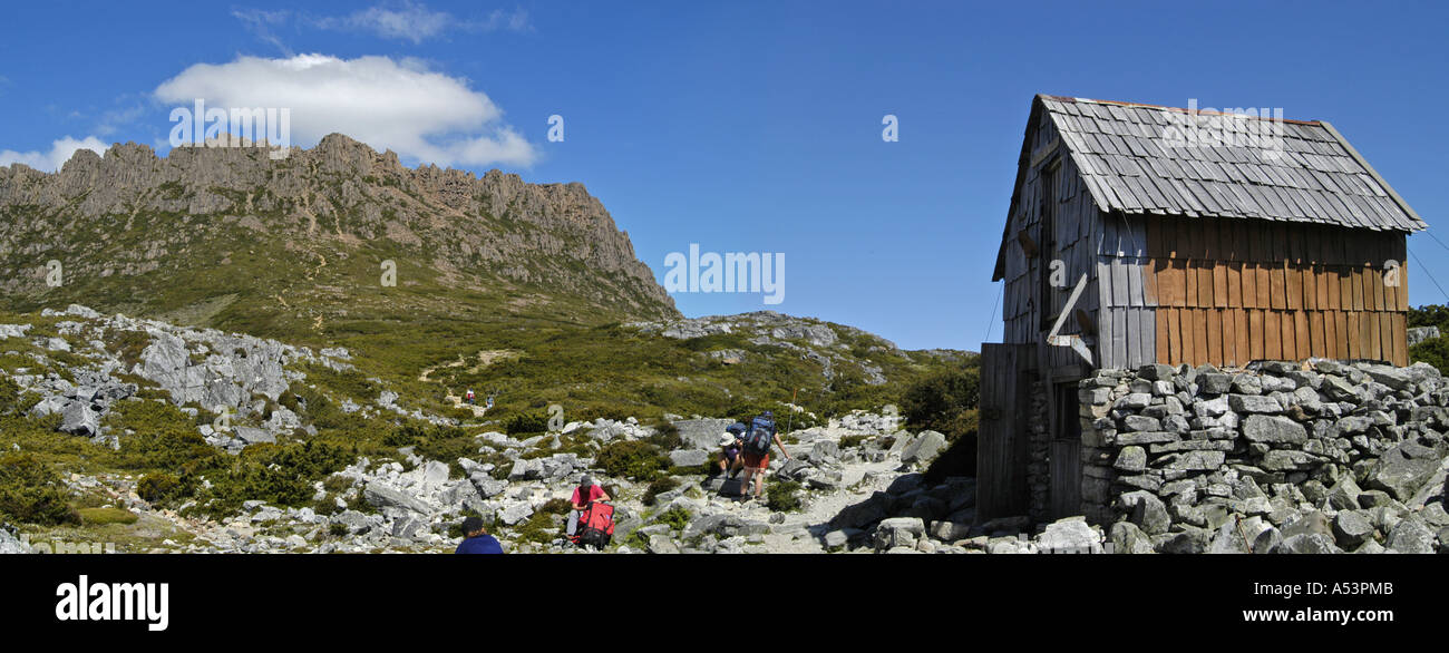 Overland track hut hi-res stock photography and images - Alamy
