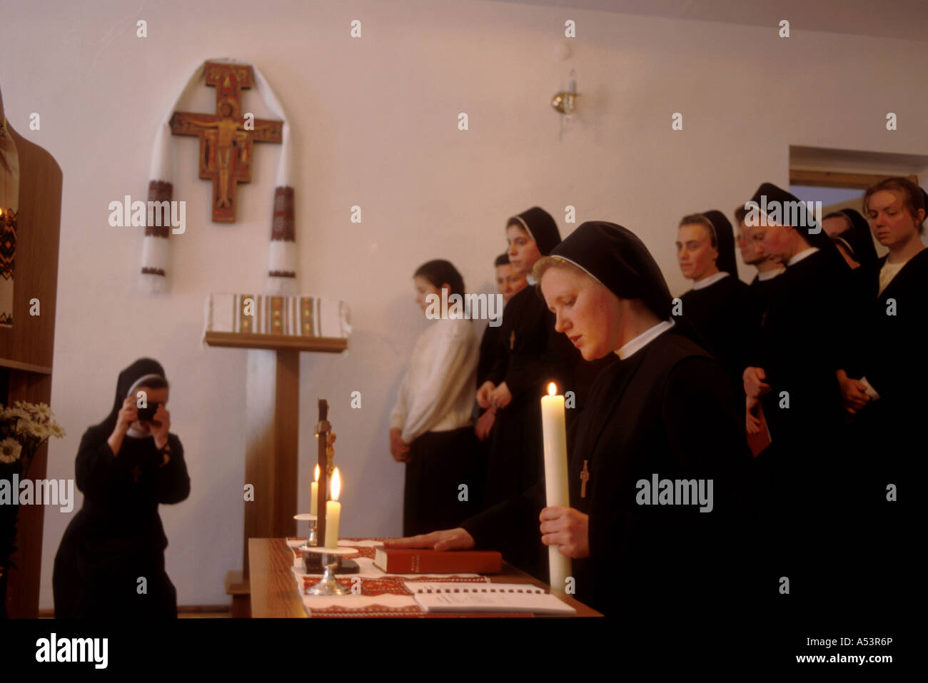 Nuns vows hi-res stock photography and images - Alamy