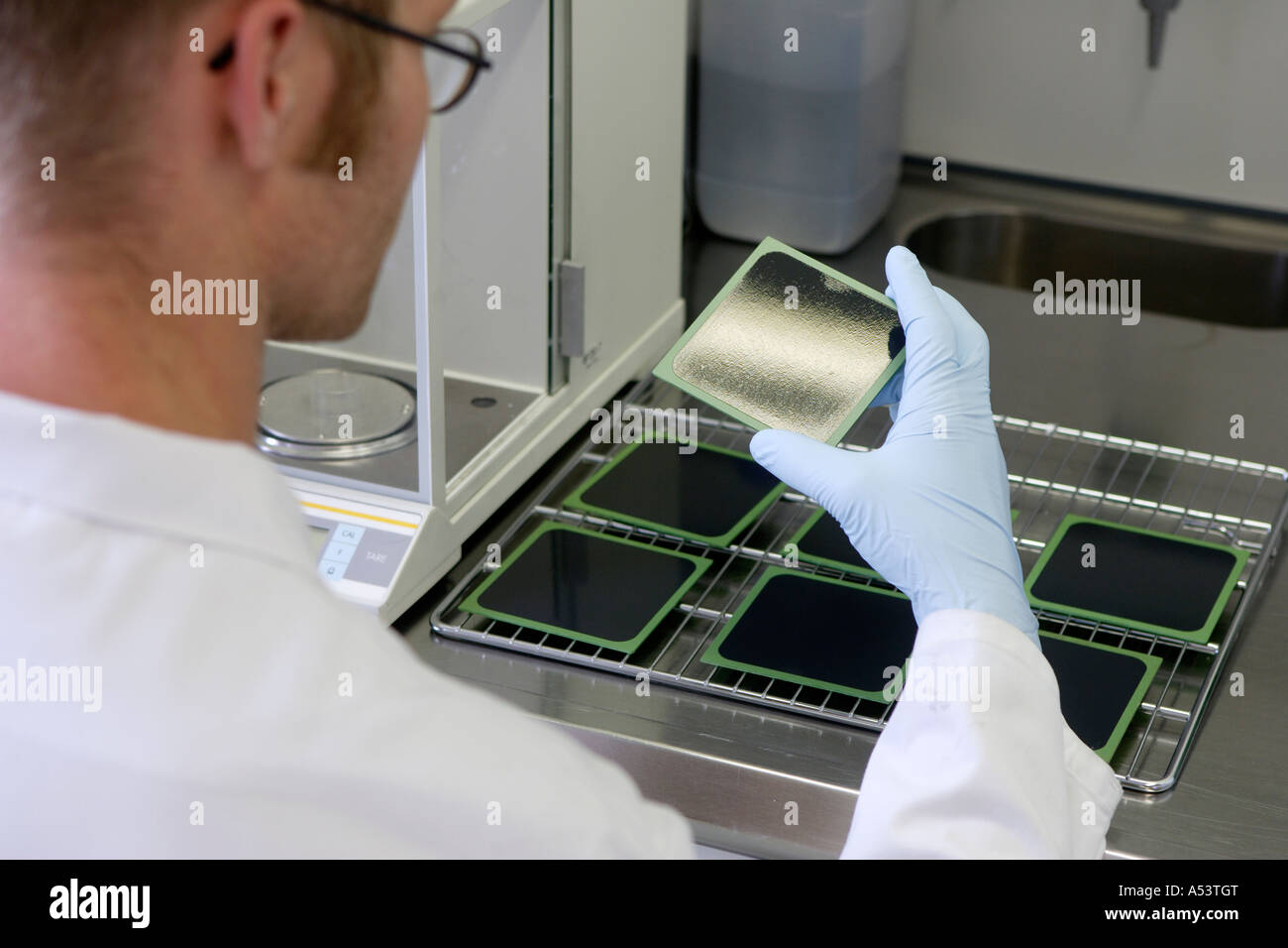 Research production hi-res stock photography and images - Alamy