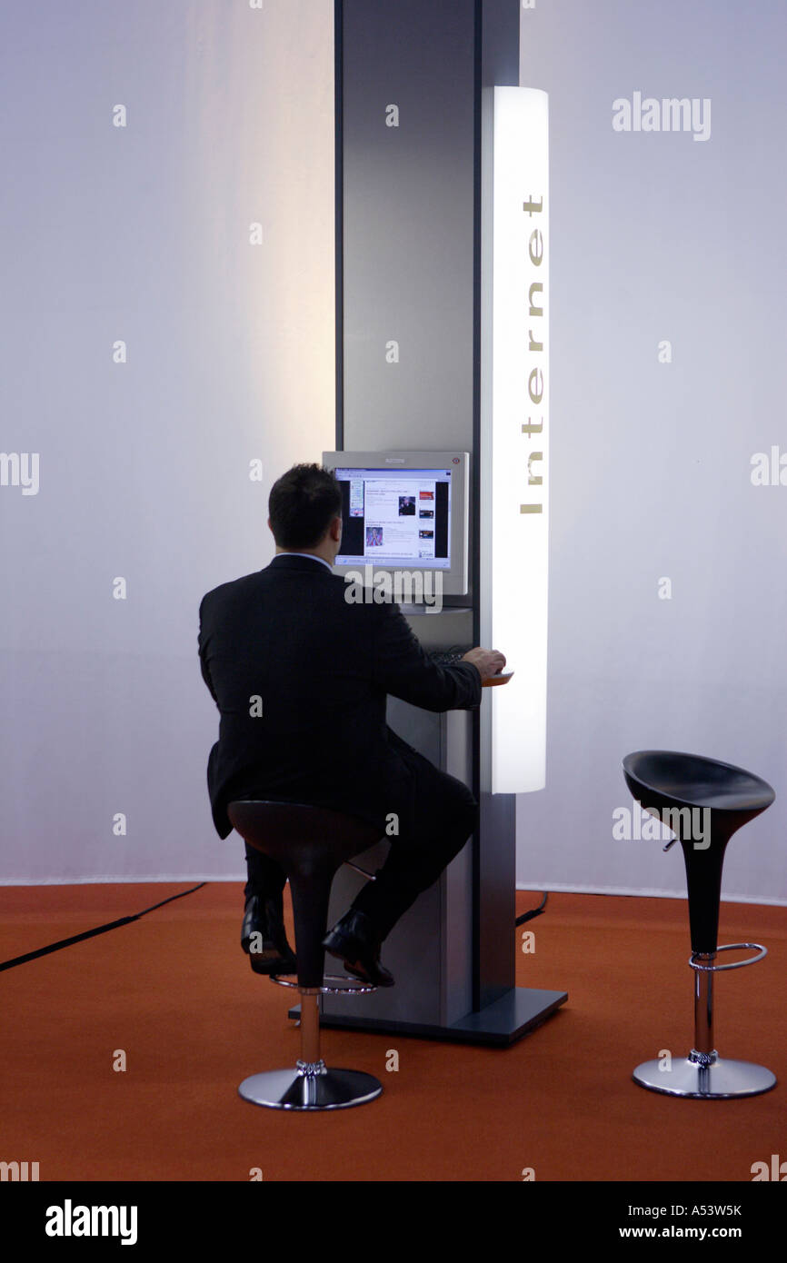 Stand access hi-res stock photography and images - Alamy