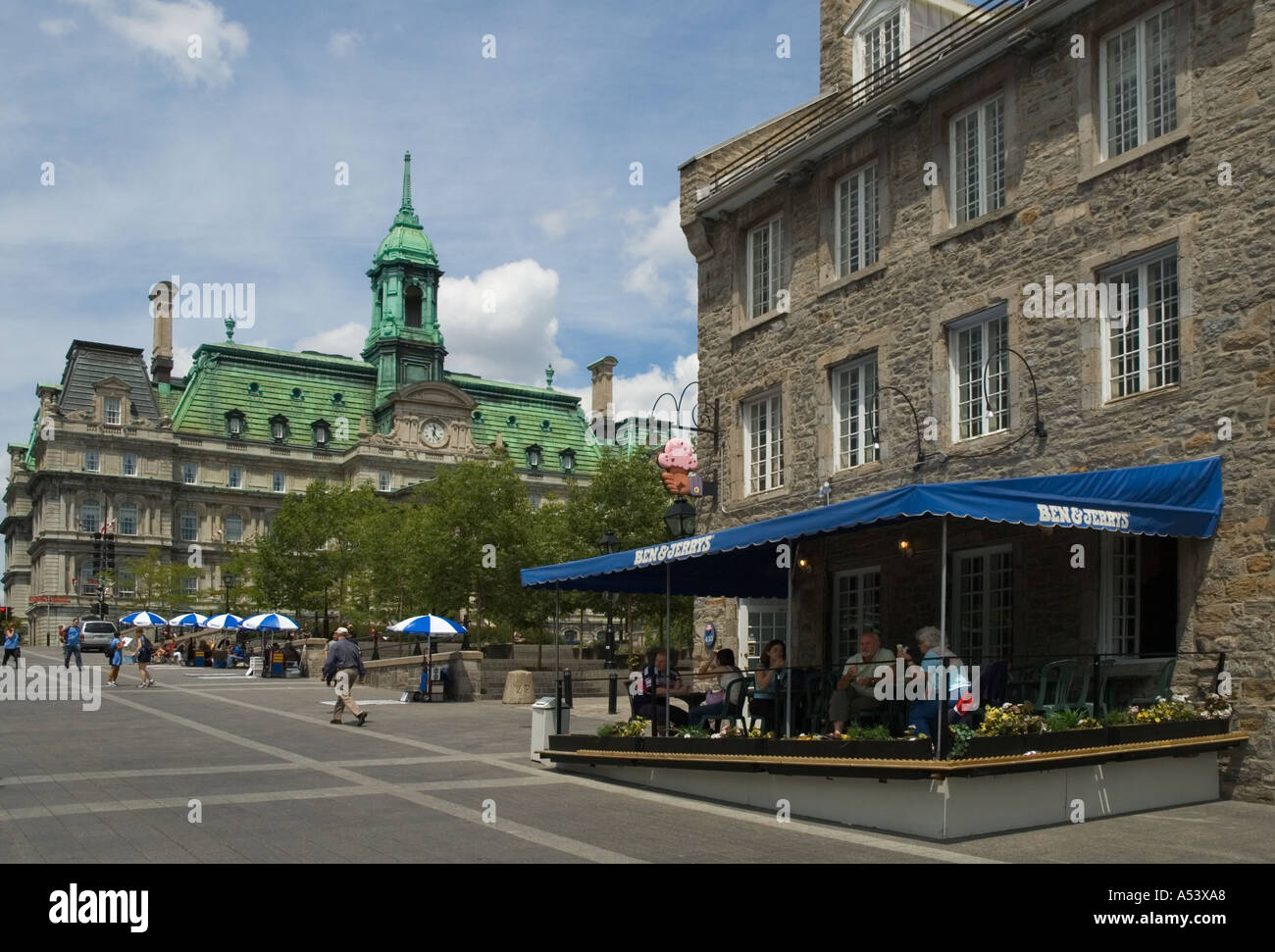 Place jacques cartier vieux montreal hi-res stock photography and ...