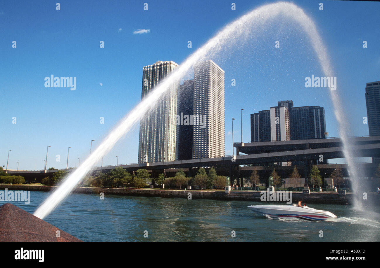 RIVER Chicago Illinois Centennial Fountain shoot water arc over Chicago ...