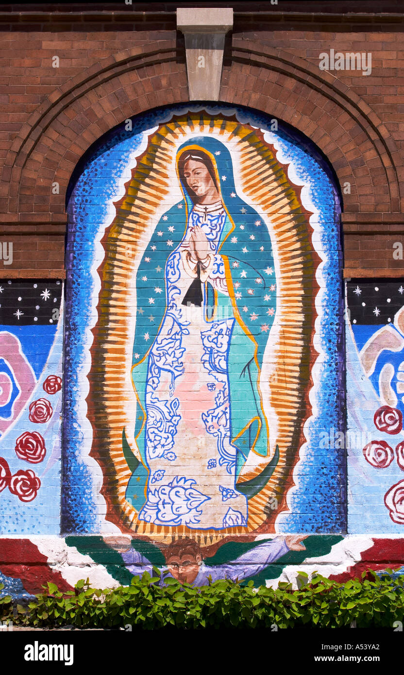 Chicago latino mural building hi-res stock photography and images - Alamy