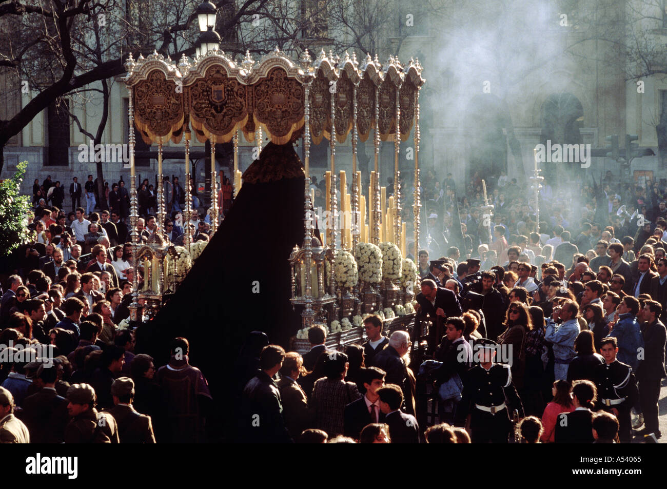 Semana santa crowd seville hi-res stock photography and images - Alamy