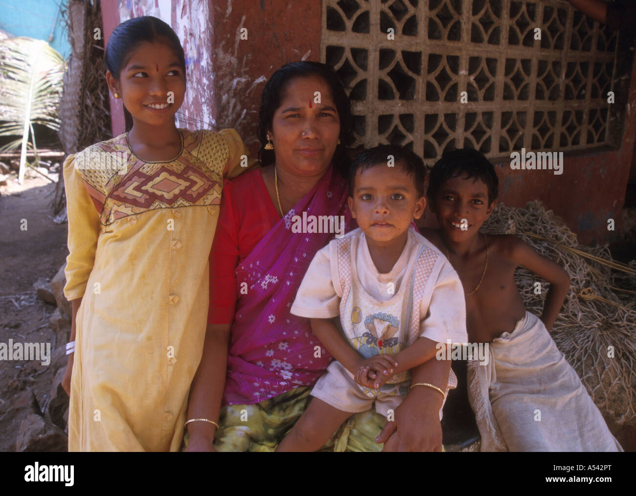 Painet ha2528 5364 india women mothering woman children vizhinjam ...