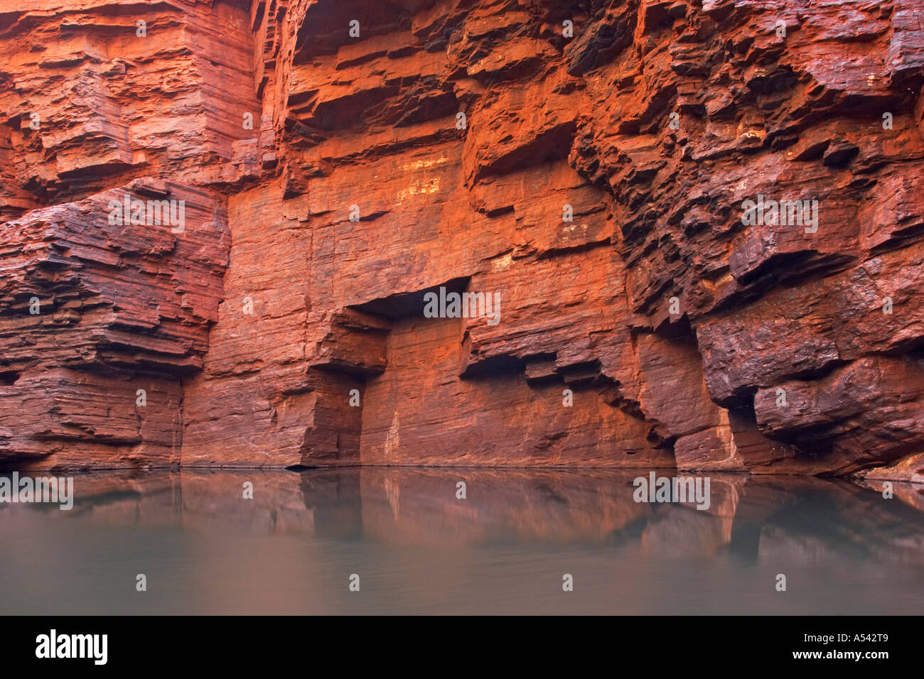 Red rocks at Handrail Pool in Weano Gorge Karijini National Park ...