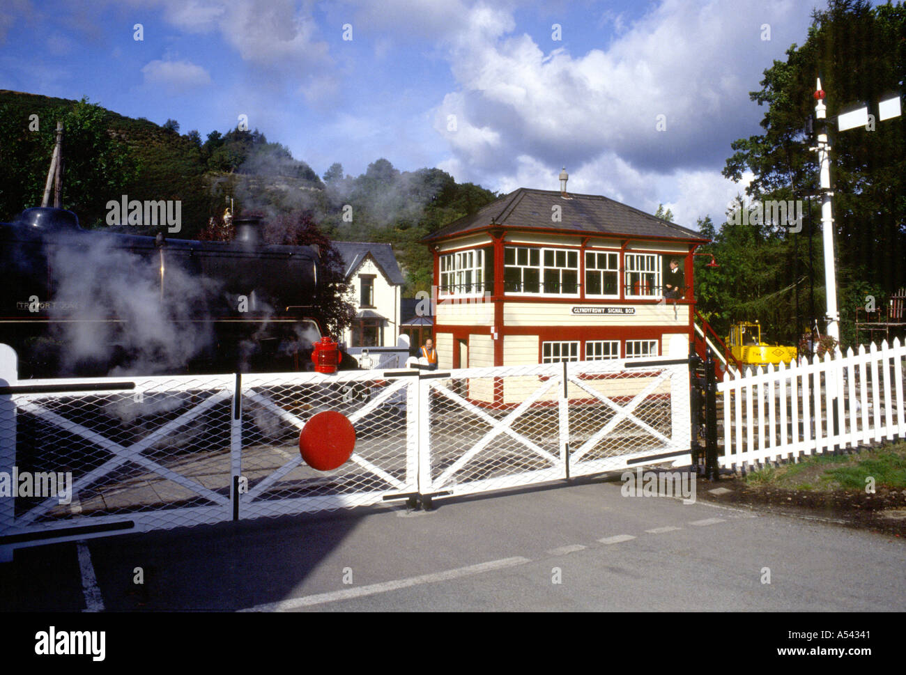 Old level crossing gates hi-res stock photography and images - Alamy