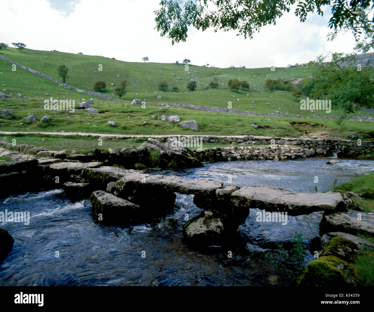 Stone slab bridge hi-res stock photography and images - Alamy