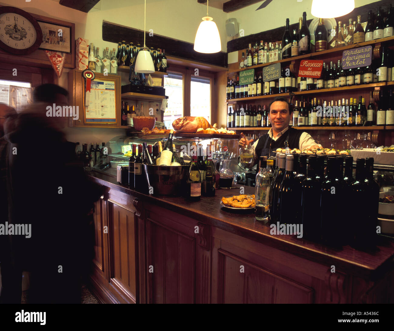 Italy Venice Rialto Da Pinto Bar Stock Photo - Alamy
