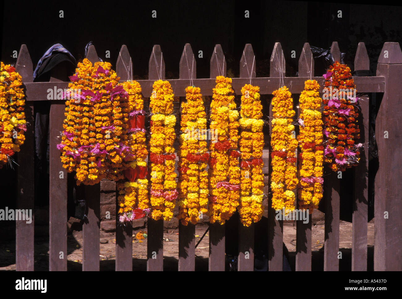 Welcome garlands hi-res stock photography and images - Alamy