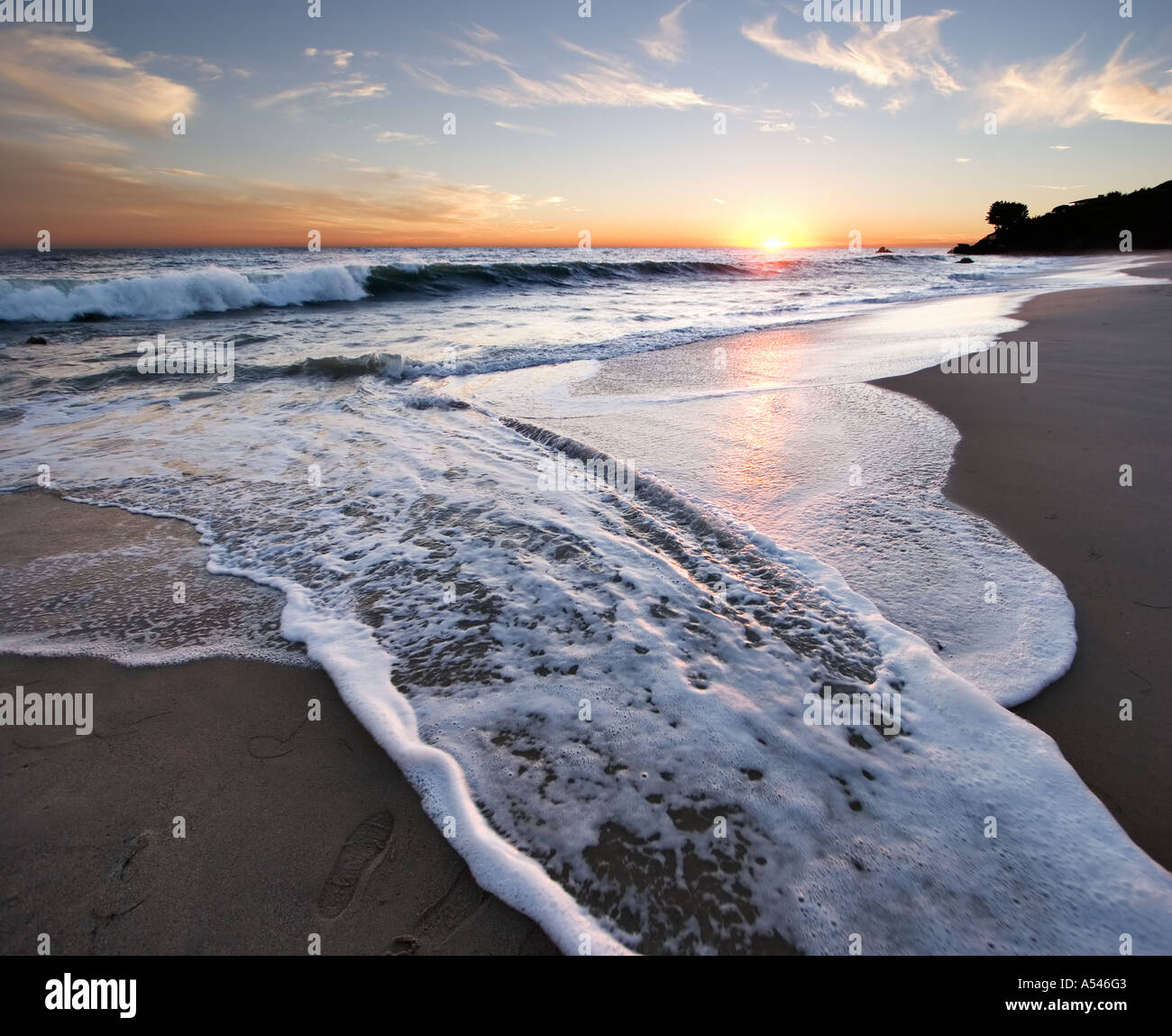 Malibu beach sunrise usa hi-res stock photography and images - Alamy
