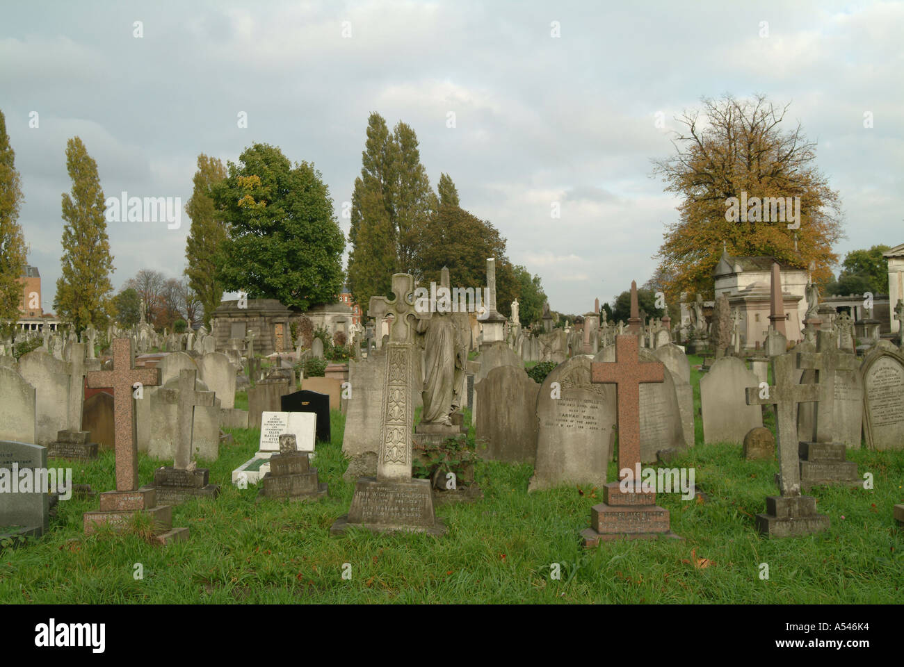 Kensal rise cemetery london hi-res stock photography and images - Alamy