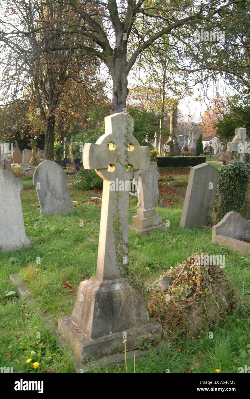 Kensal rise cemetery london hi-res stock photography and images - Alamy