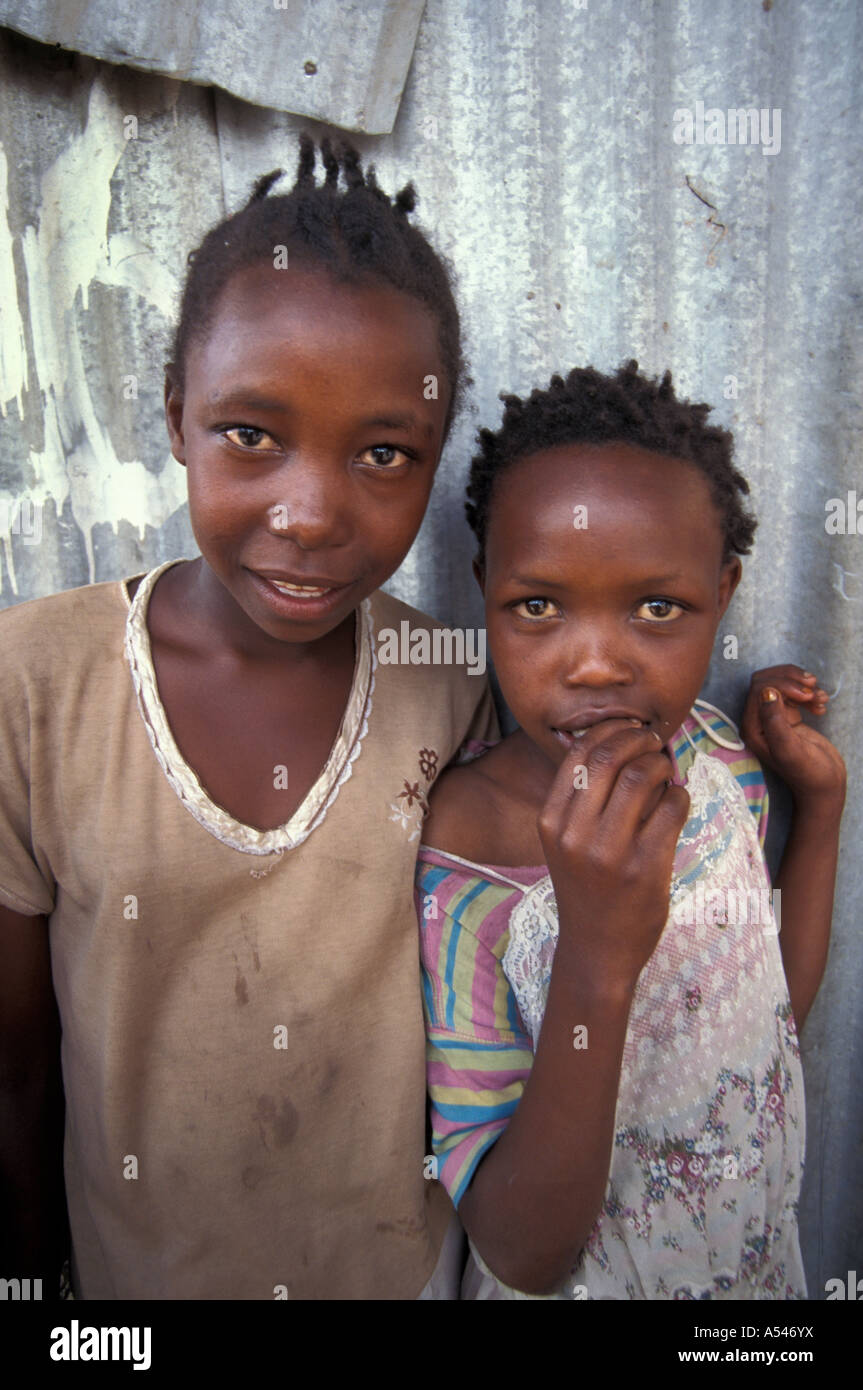 Painet hm1771 kenya girls children mukuru slum nairobi country ...