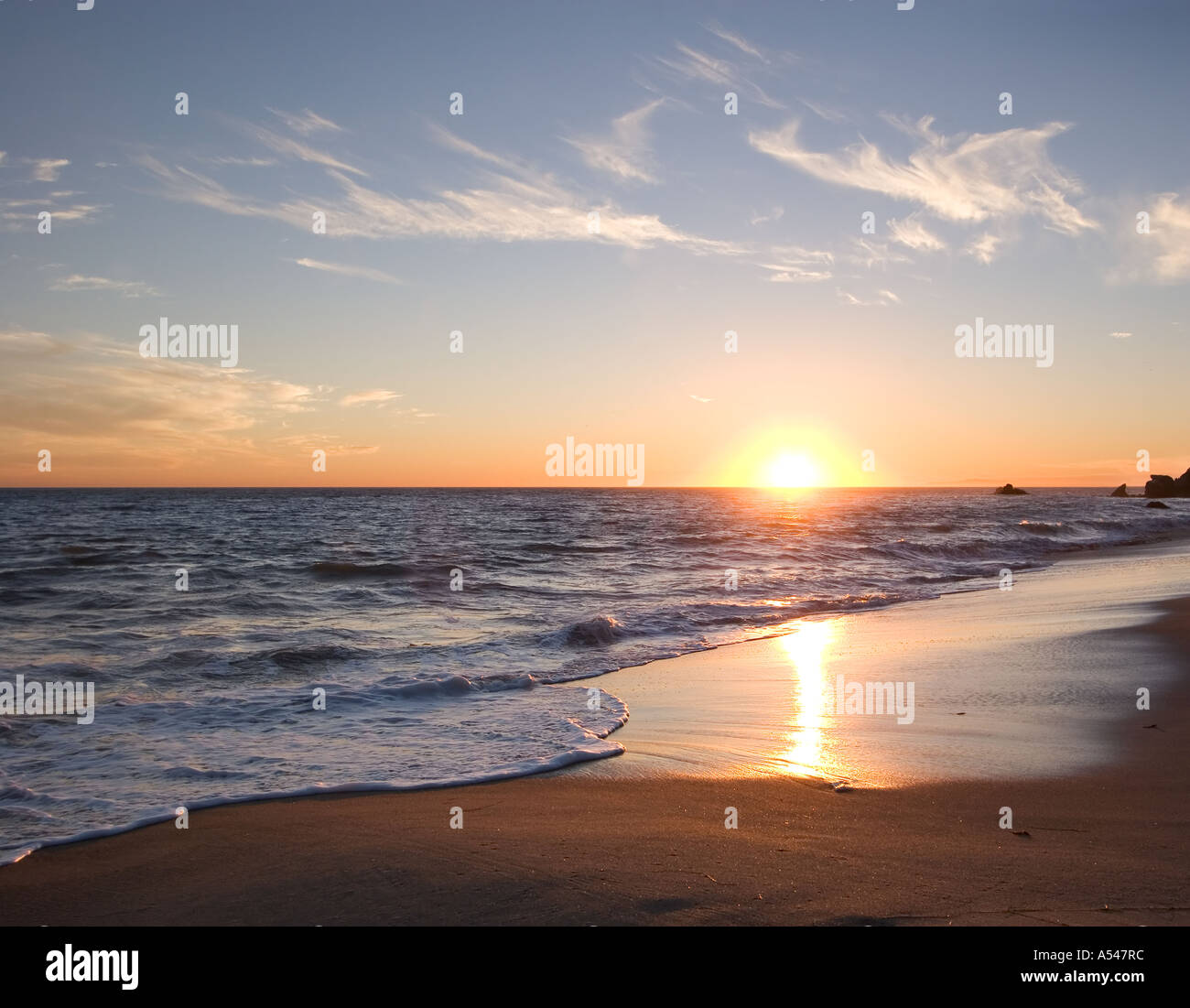 Malibu beach sunset hi-res stock photography and images - Alamy
