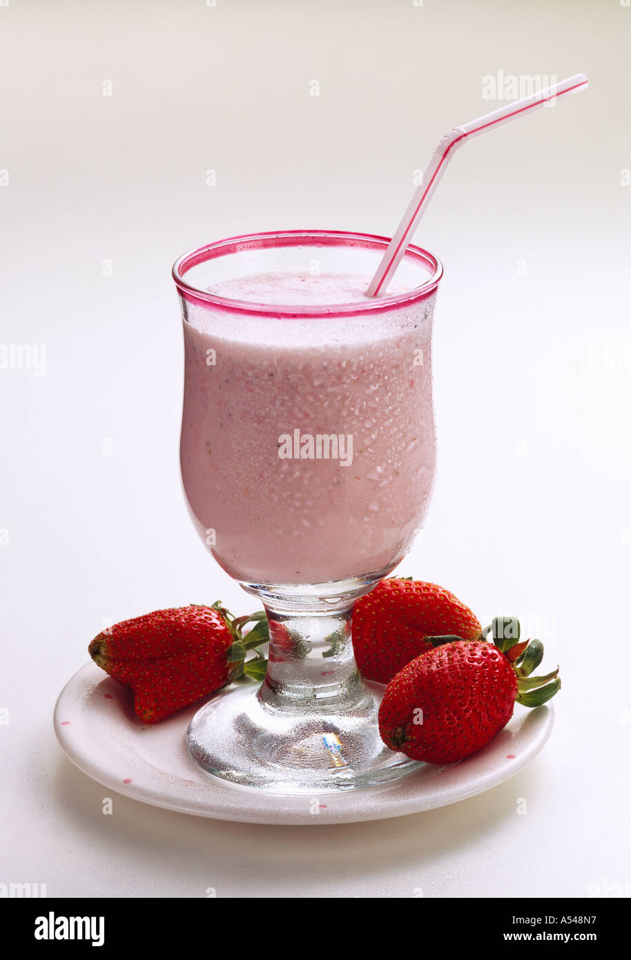 Alcoholic milkshakes hi-res stock photography and images - Alamy