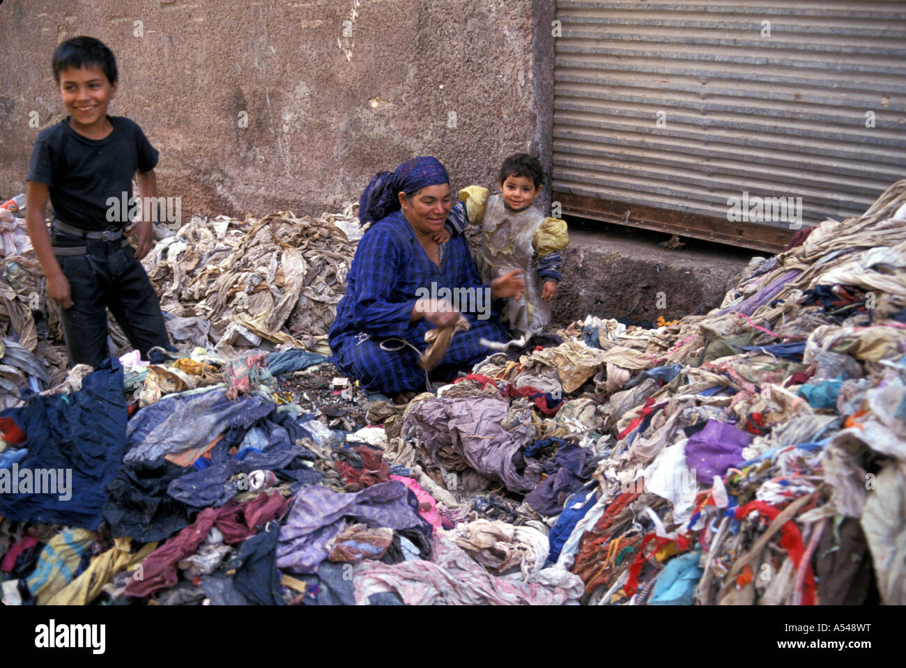 Painet hn1735 3268 egypt sorting out rags for recycling mokattam cairo ...