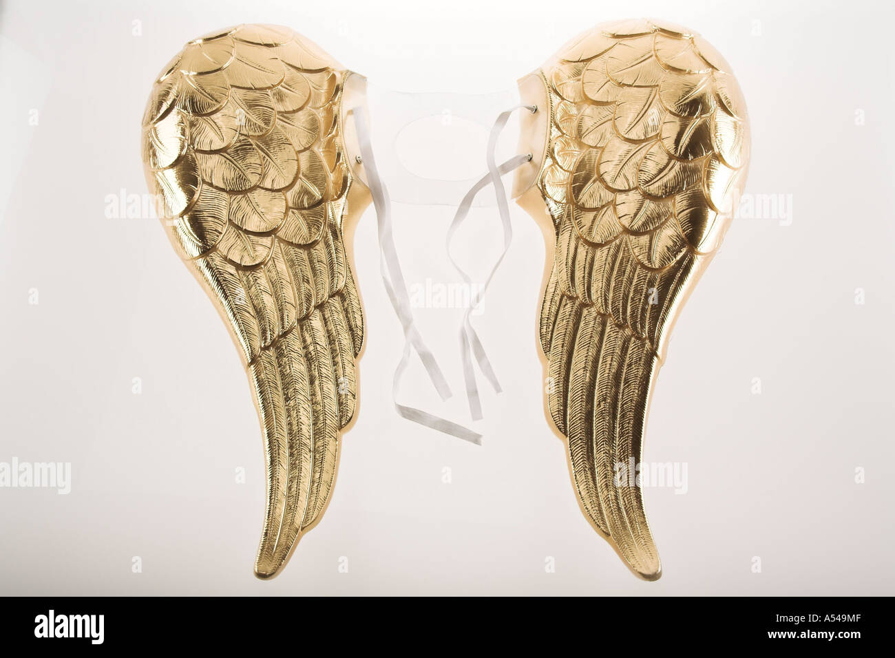 Gold wings hi-res stock photography and images - Alamy