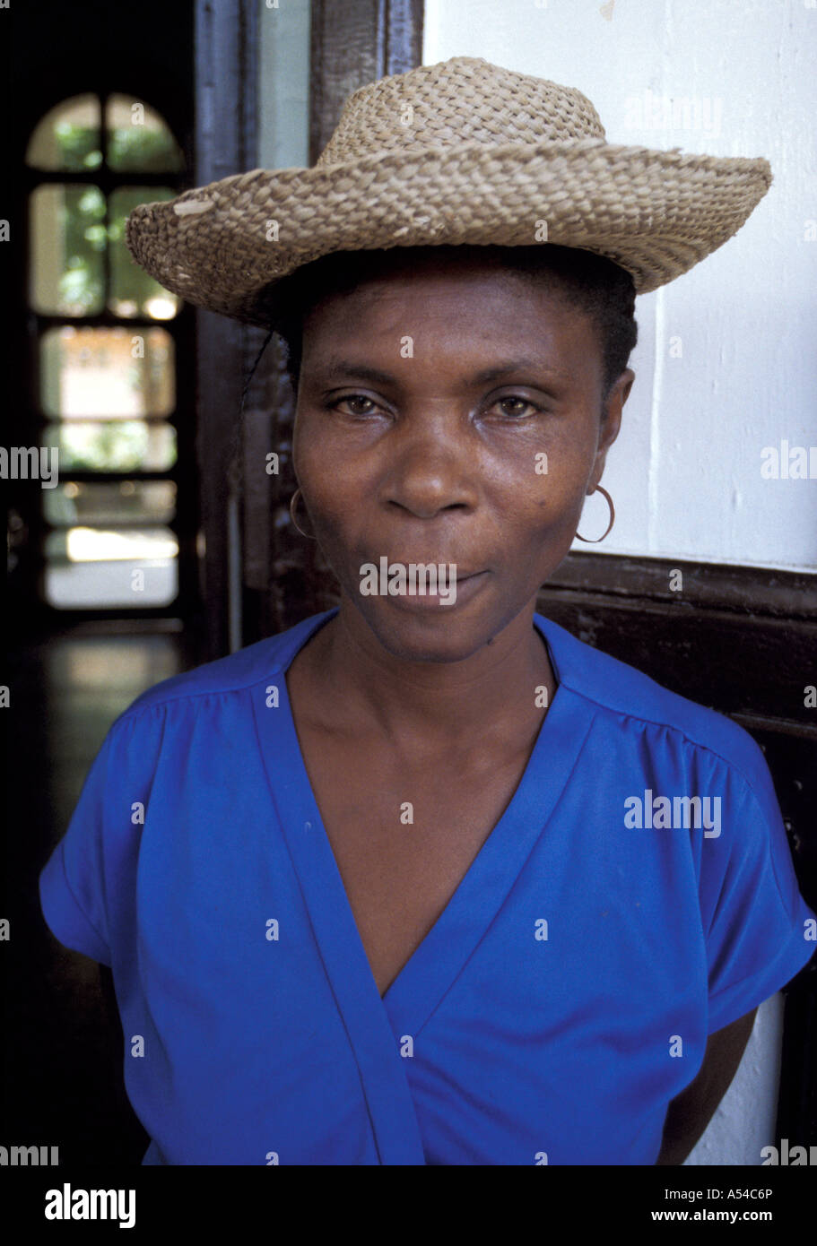 Painet hn1857 4295 haiti woman with straw hat jeremie country ...