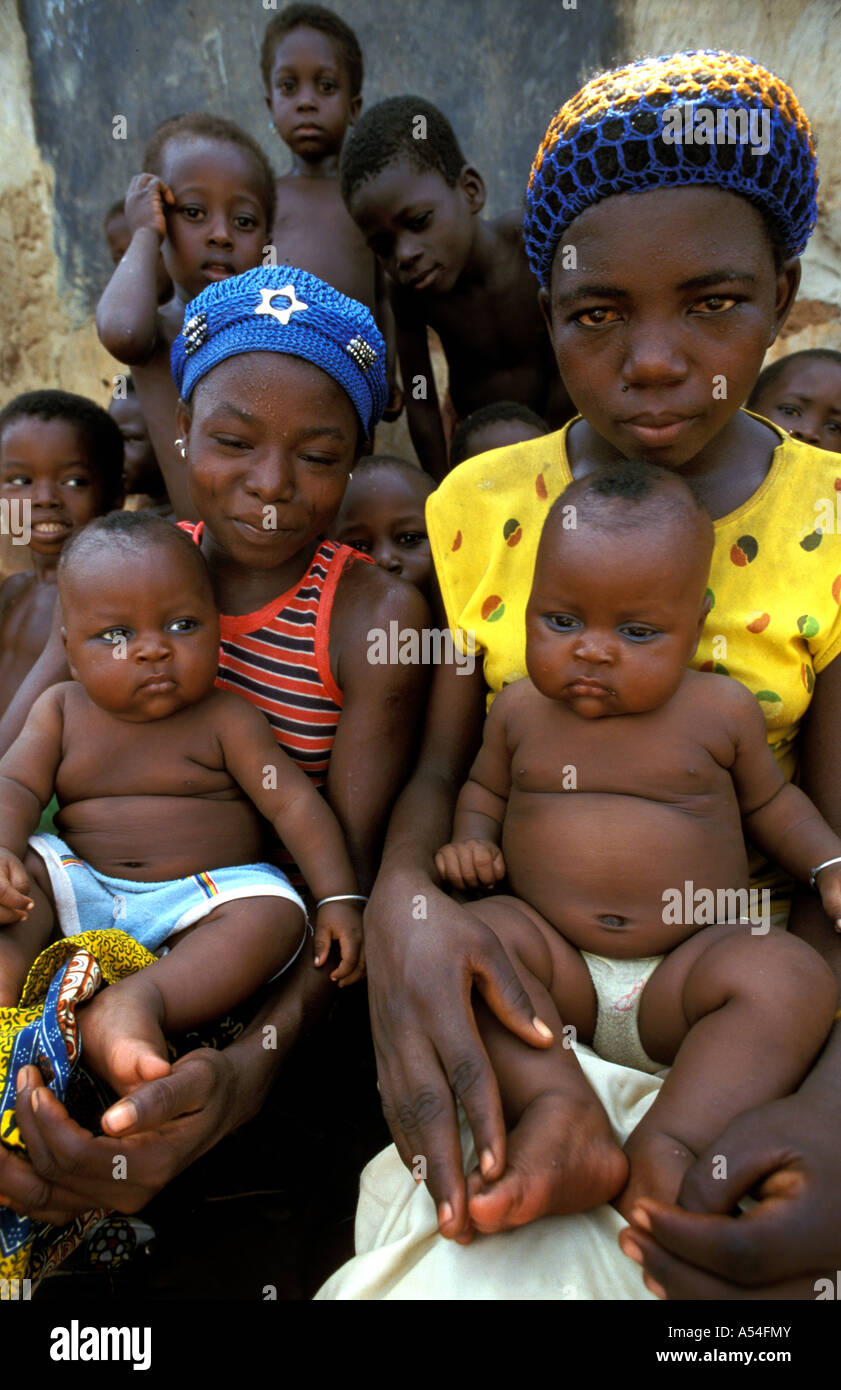Painet hn2164 7664 ghana woman children bongo village bolgatanga ...