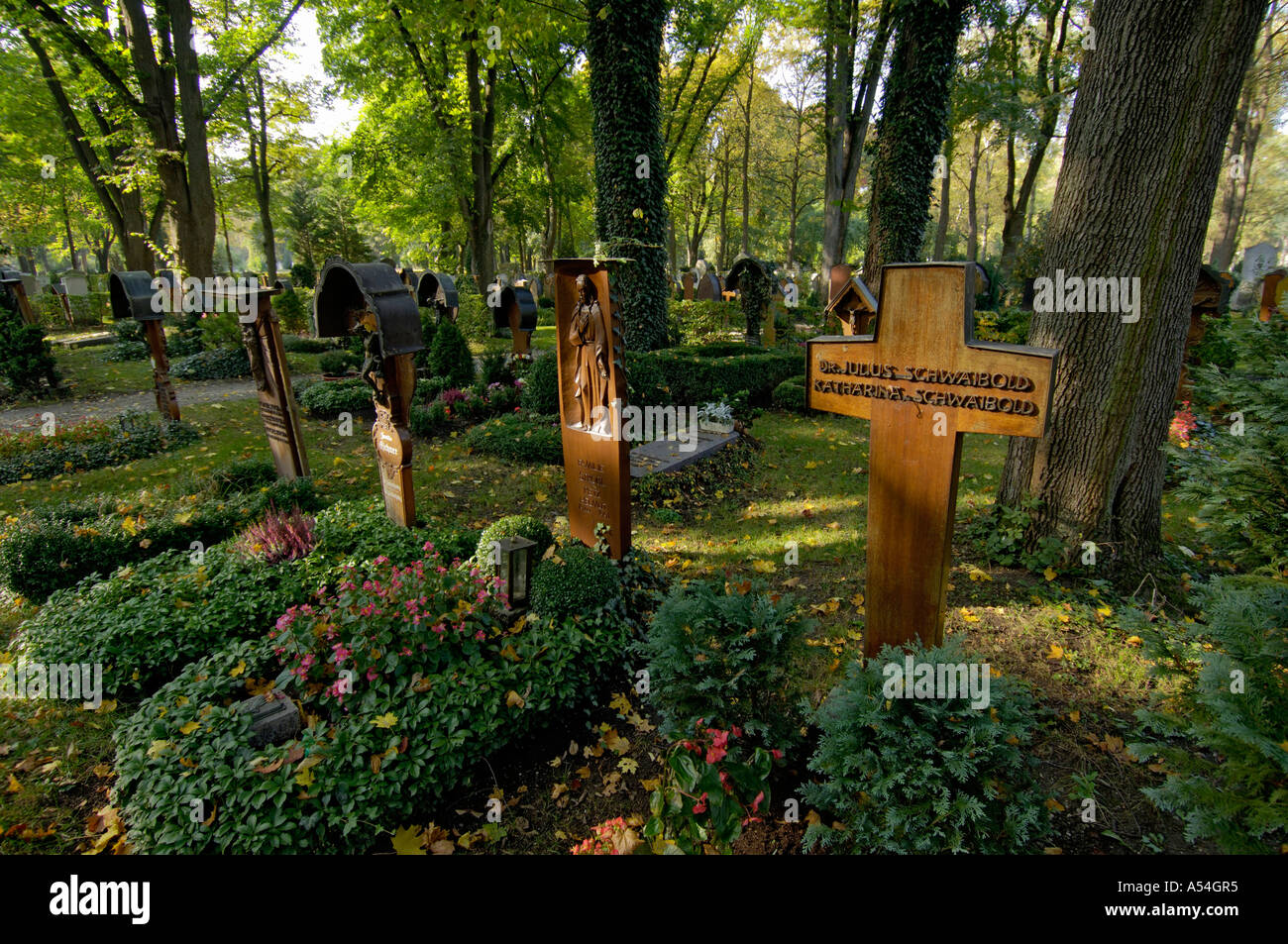 Graves on the East Cemetery in Munich Bavaria Germany Stock Photo - Alamy