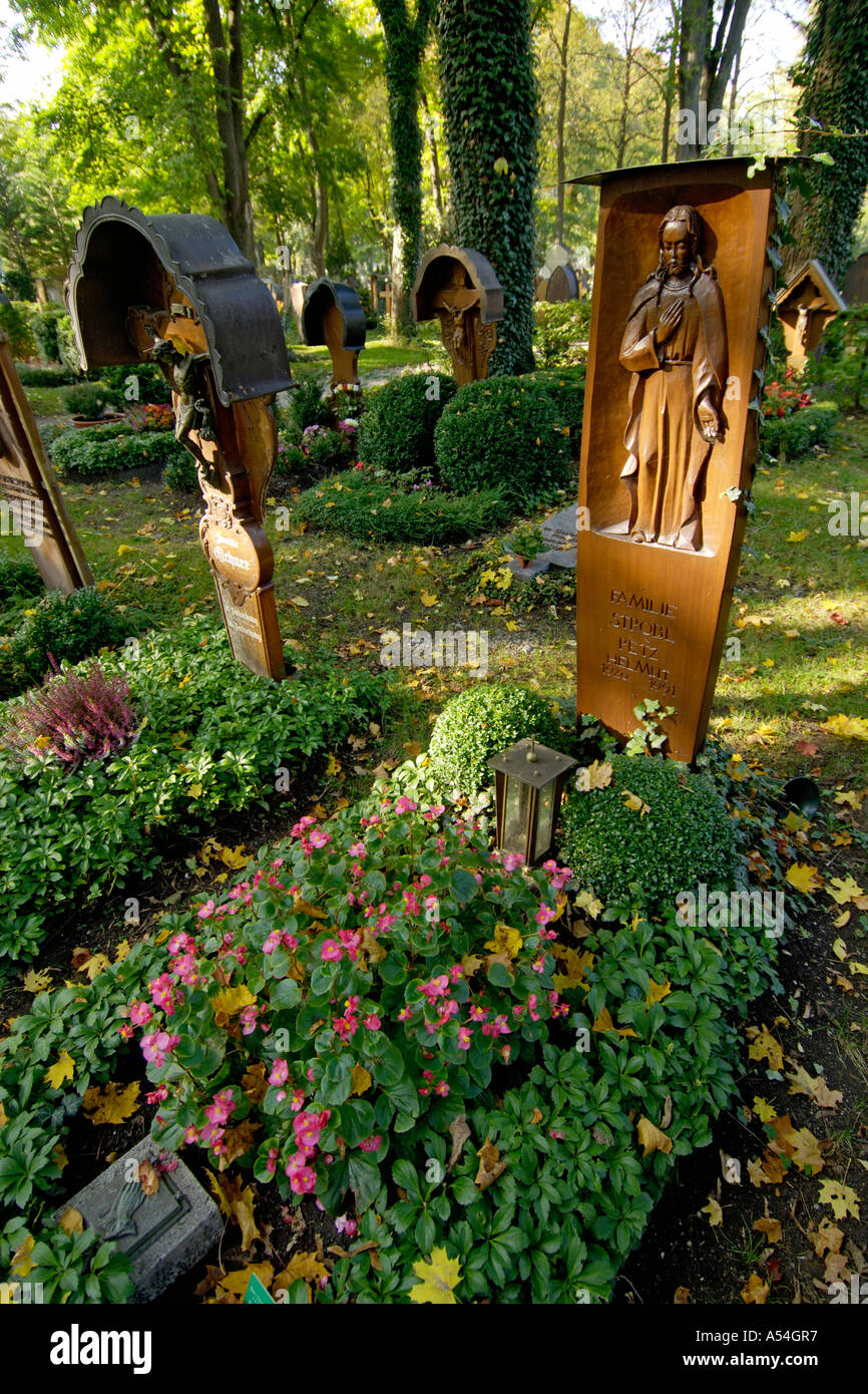 Munich forest cemetery hi-res stock photography and images - Alamy