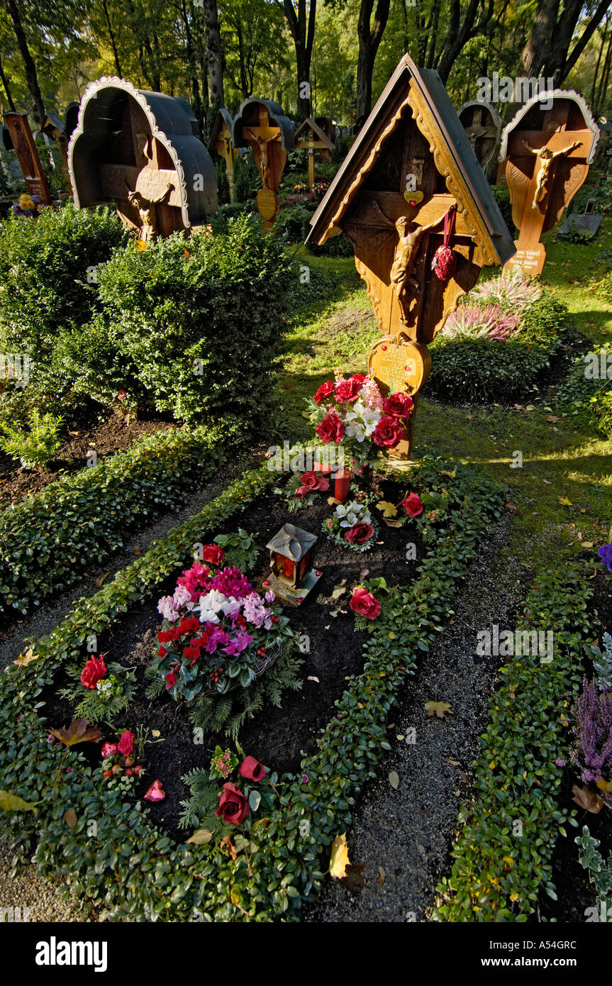 Graves on the East Cemetery in Munich Bavaria Germany Stock Photo - Alamy