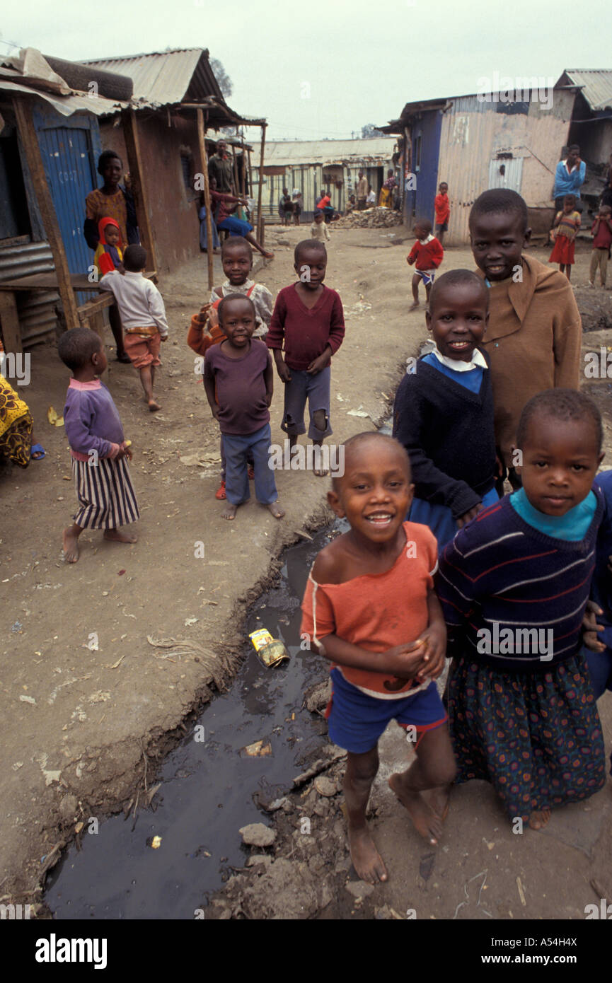 Painet hq1481 kenya children makuru kayaaba slum nairobi crowding happy ...
