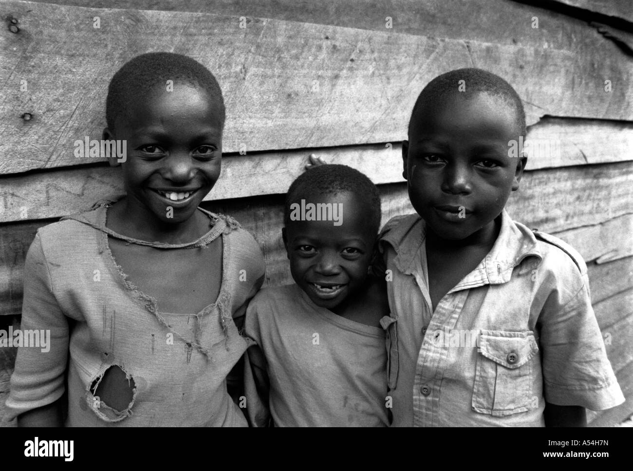 Painet hq1505 black and white children nairobi slum kenya africa images ...