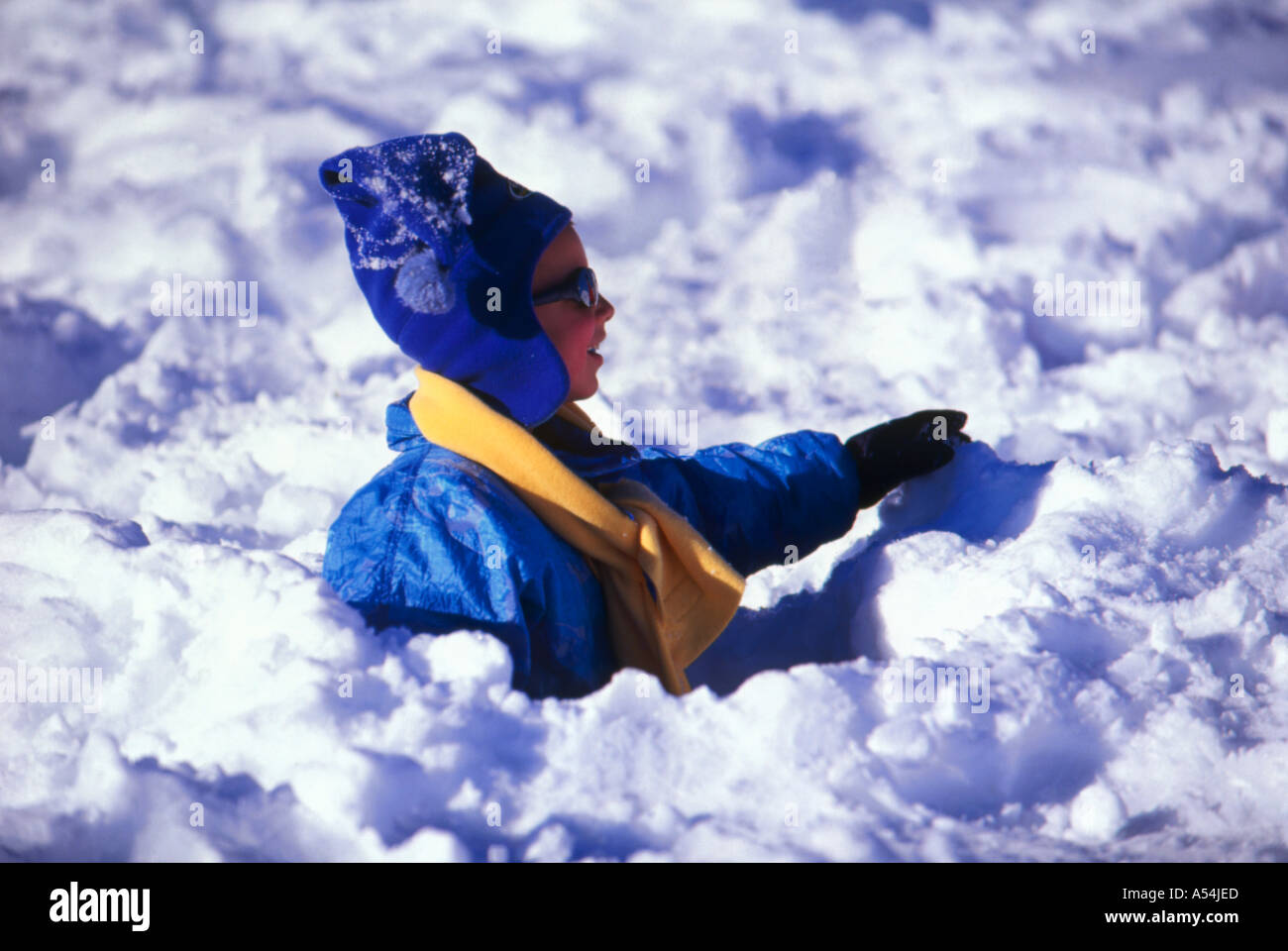 Playing dig digging hole hi-res stock photography and images - Alamy