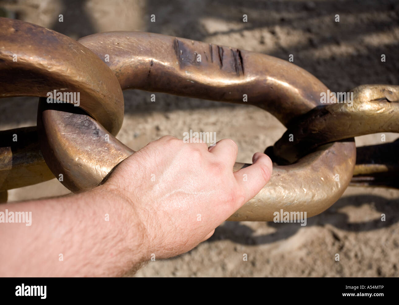 Massive, heavy link in a chain Stock Photo - Alamy