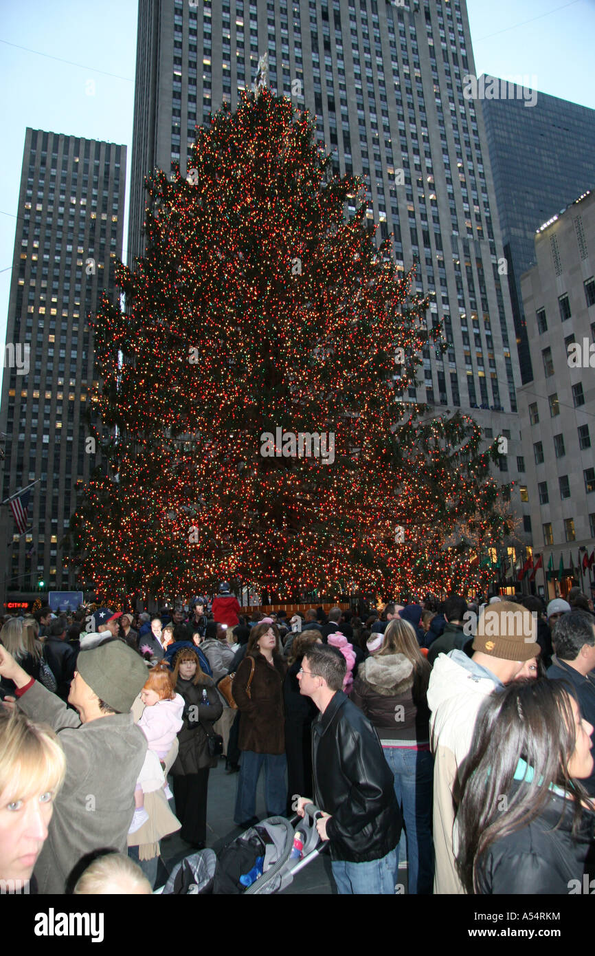 The 2006 Christmas Tree in Rockefeller Center Stock Photo - Alamy