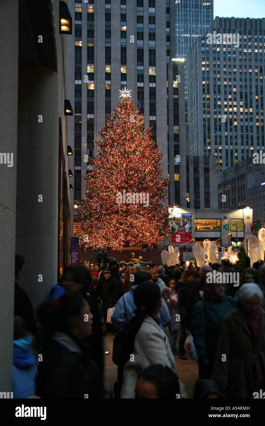 The 2006 Christmas Tree in Rockefeller Center Stock Photo - Alamy