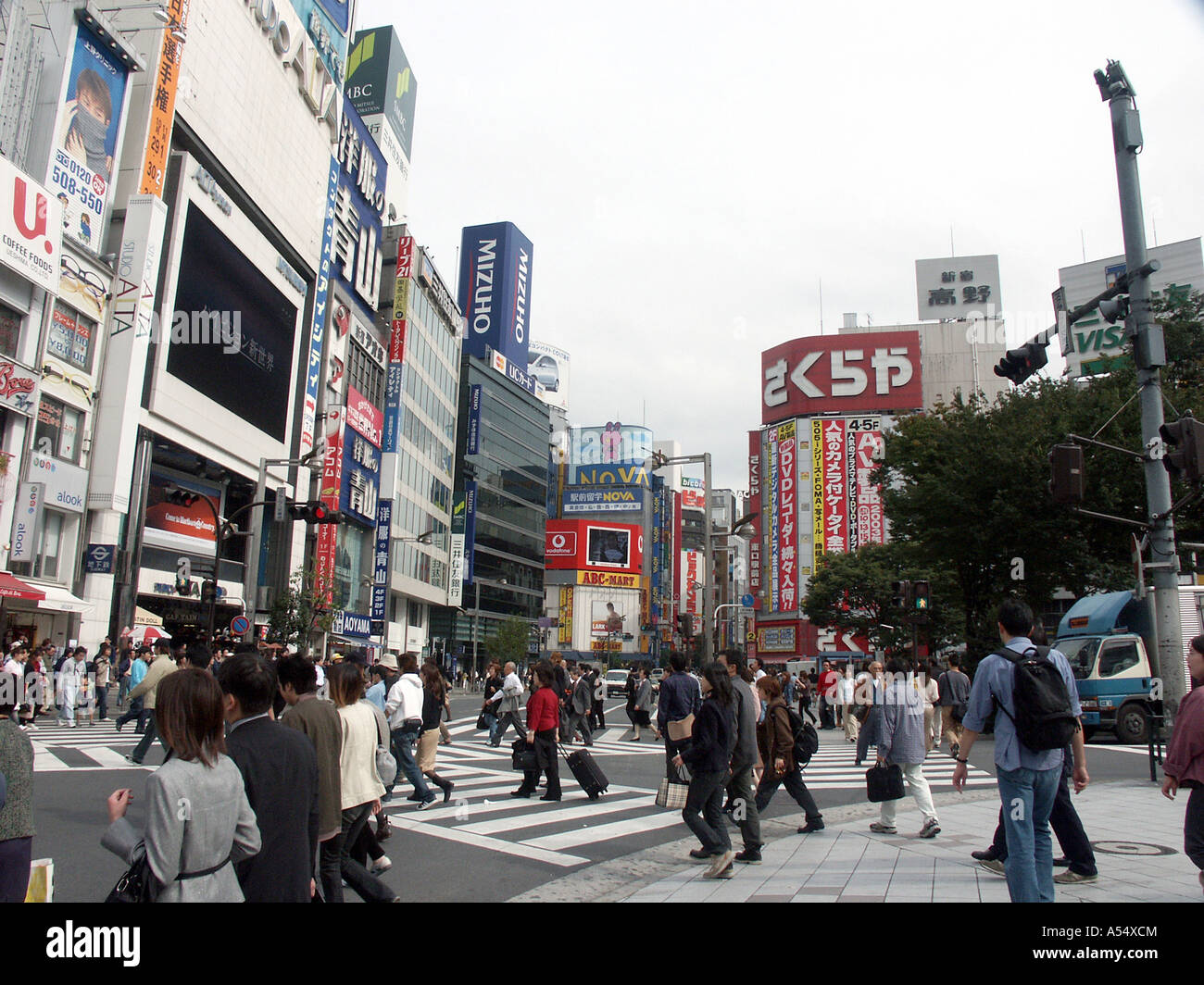 Painet ip2131 japan street scene shinjuku tokyo 2003 country developing ...