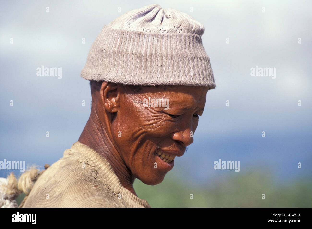Black woolly hat hi-res stock photography and images - Alamy