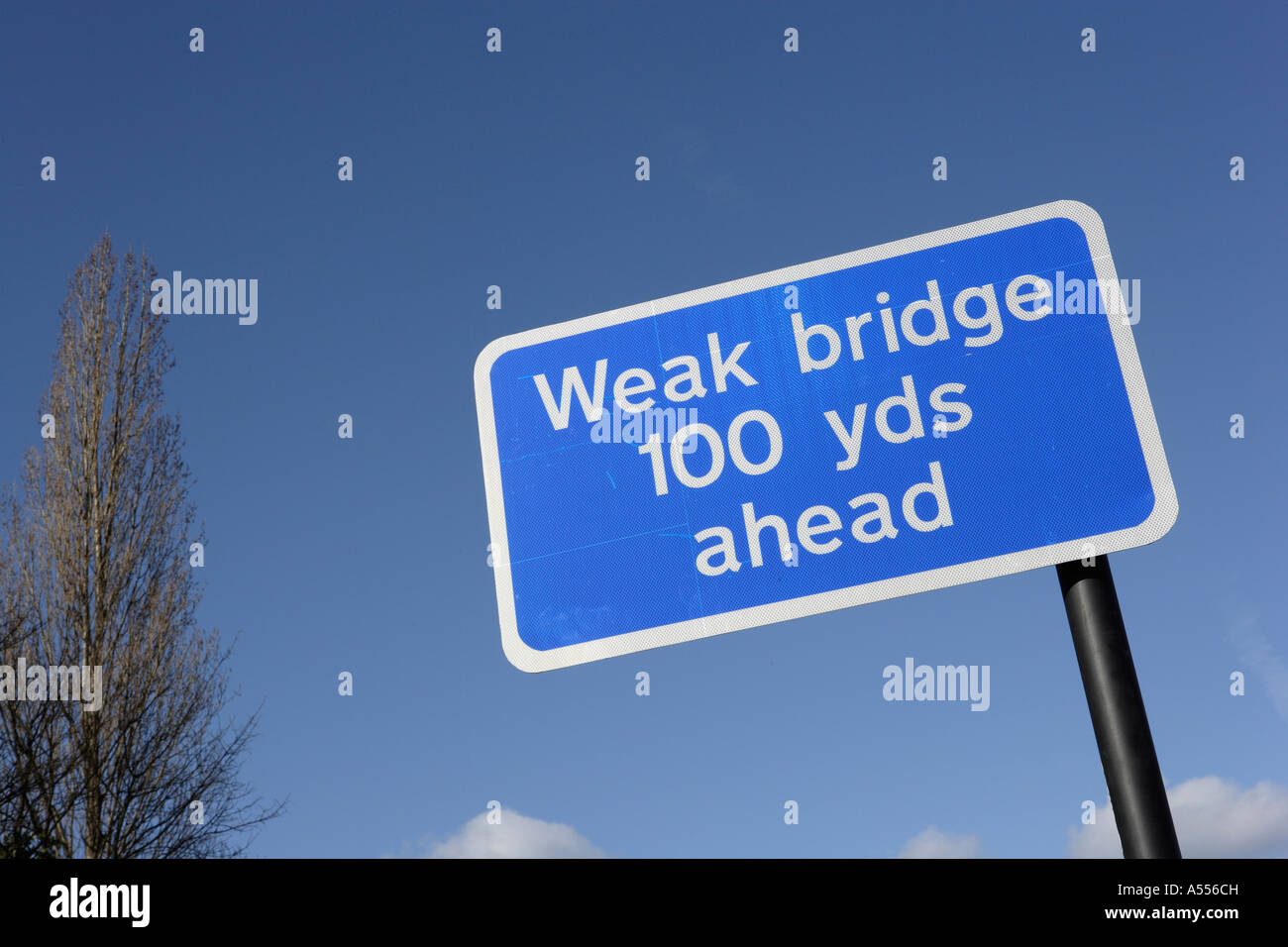 Advance warning sign for weak bridge Stock Photo - Alamy