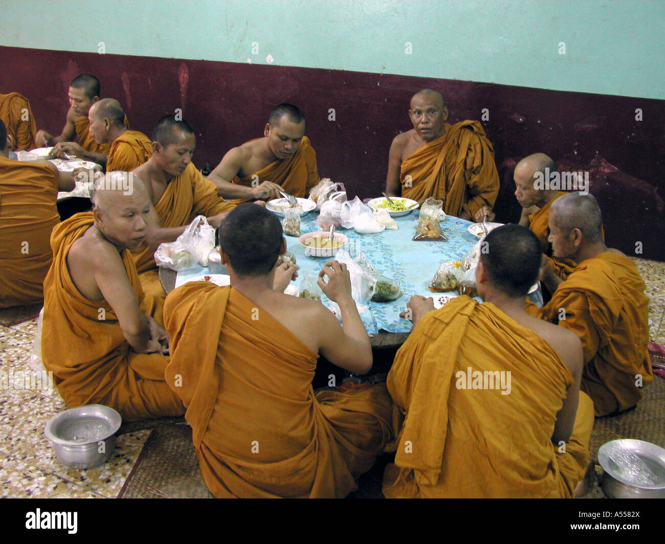 Eating pause hi-res stock photography and images - Alamy