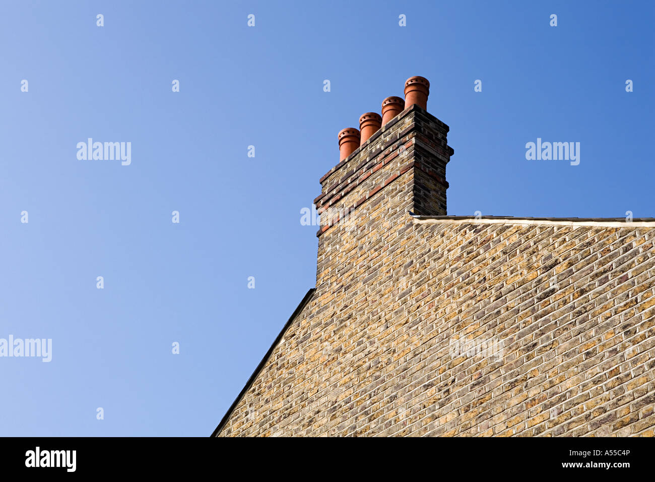 Side of house hi-res stock photography and images - Alamy