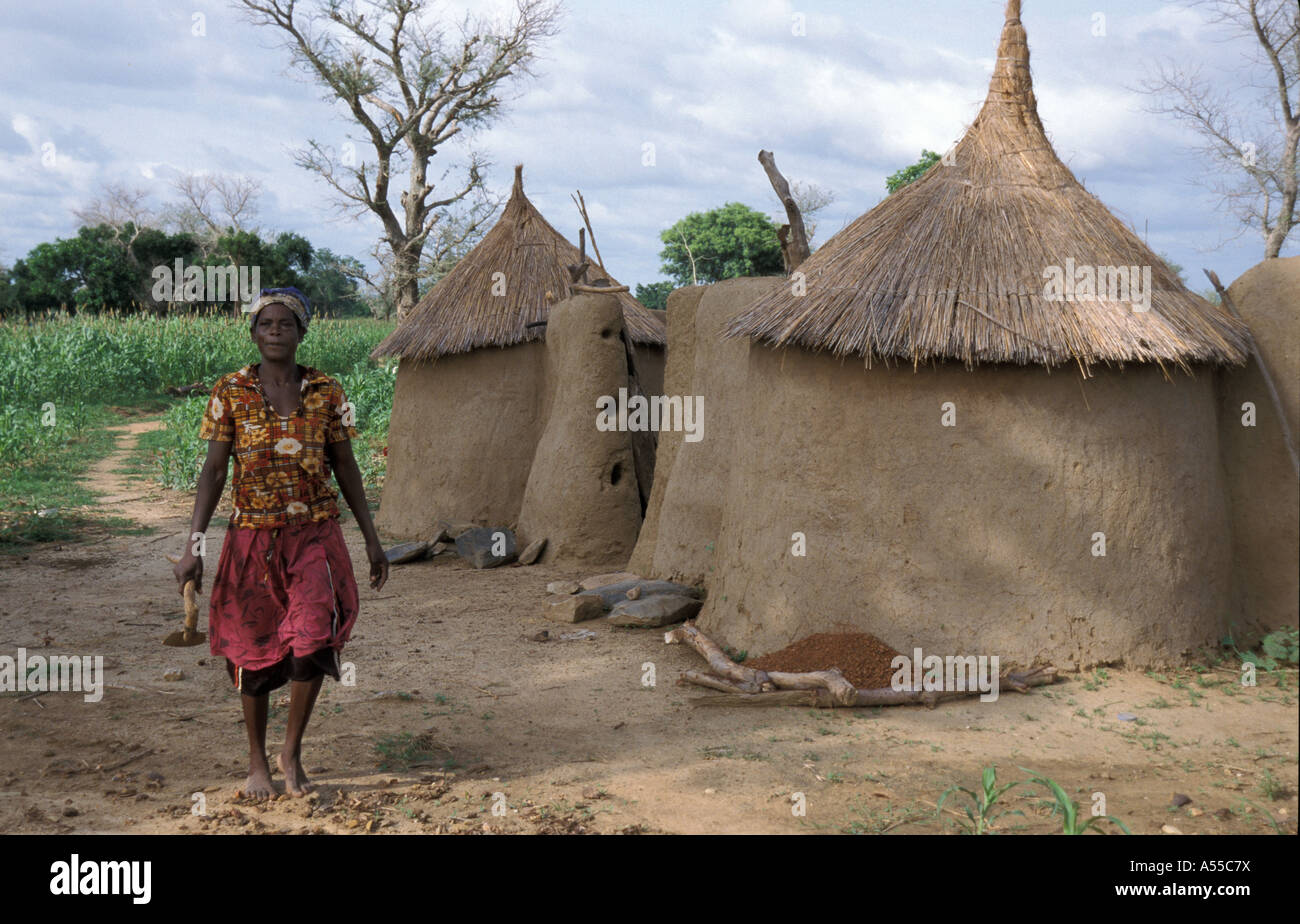 Bongo village hi-res stock photography and images - Alamy